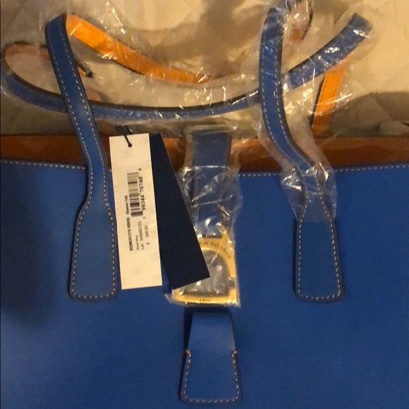 Dooney & Bourke | Bags | Dooney Bourke Emerson Small Shannon Tote ...